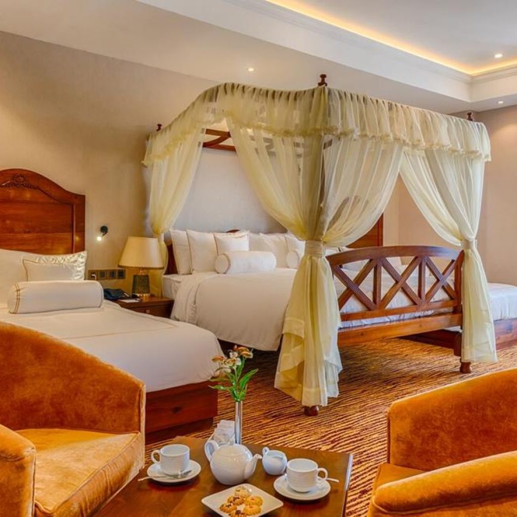 The Golden Ridge Hotel – Heart Attached